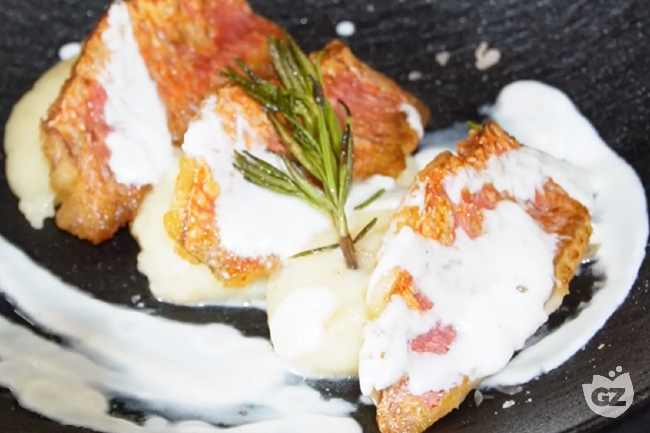 Red Mullet Fillets with Mashed Potatoes and Prosecco Sauce - Social bites