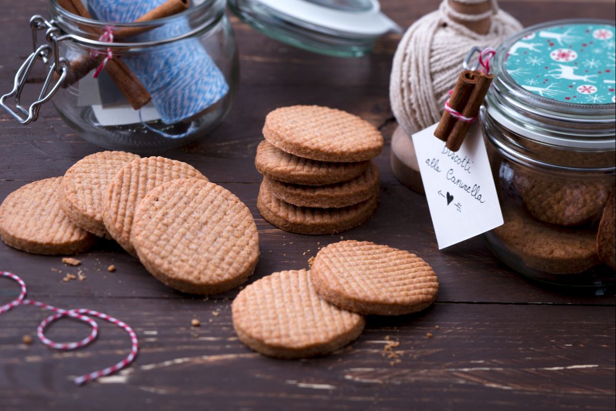 Cinnamon Cookies - Italian recipes by GialloZafferano