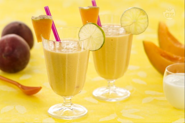 Yogurt Smoothie - Italian recipes by GialloZafferano
