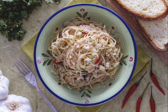 Pasta with bread - Italian recipes by GialloZafferano