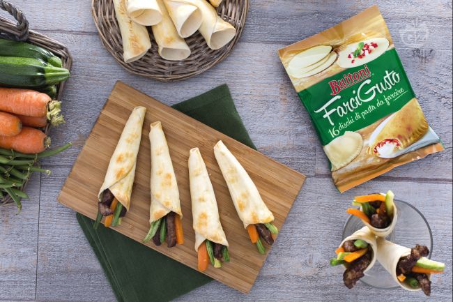 Cones with beef strips and crunchy vegetables - Italian recipes by ...