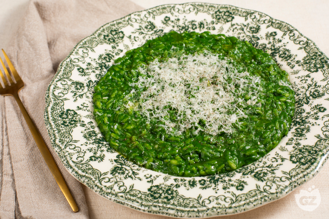 Nettle Risotto - Italian recipes by GialloZafferano