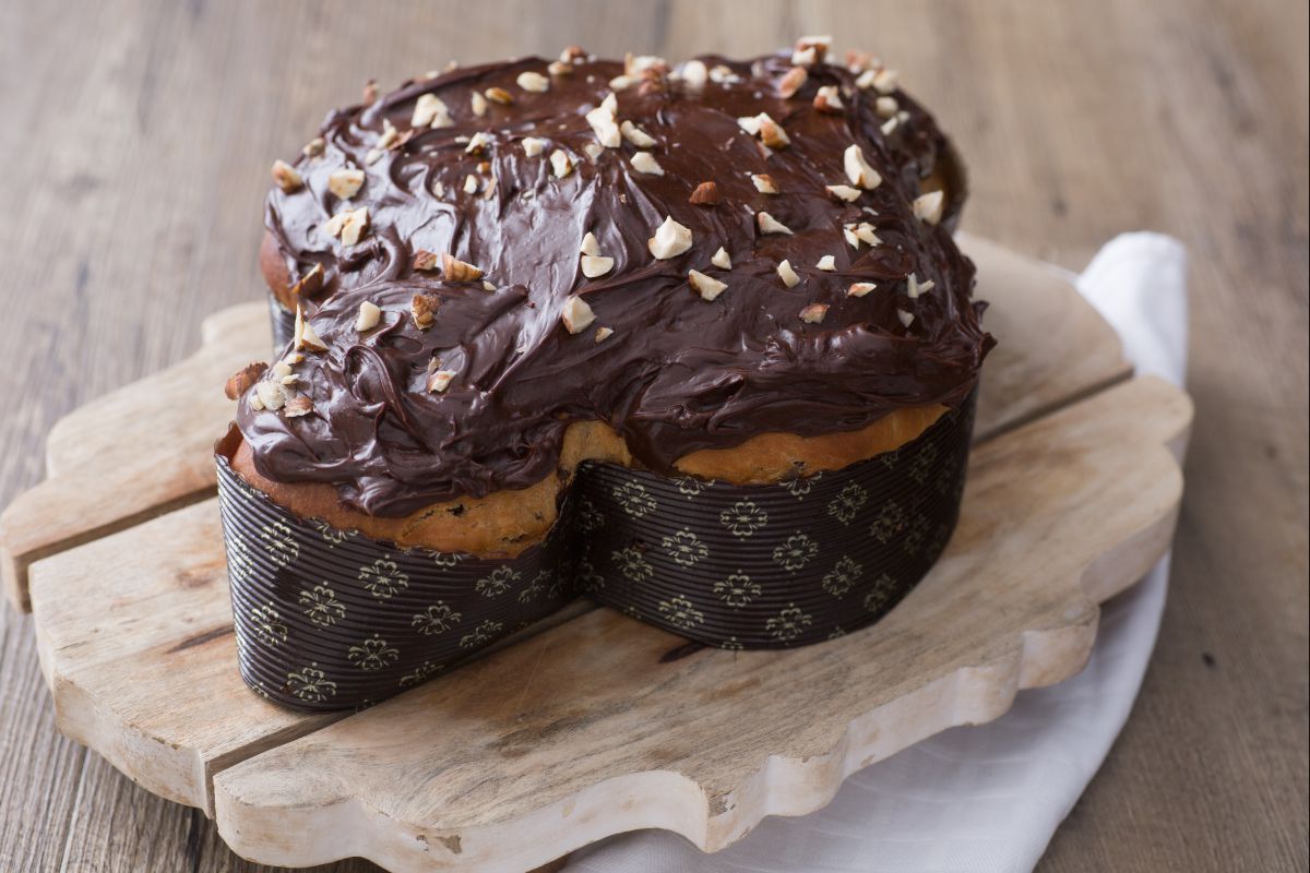 Chocolate Colomba - Italian recipes by GialloZafferano