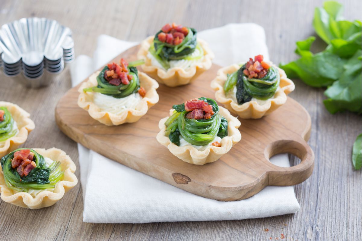 Brisè baskets with goat cheese and herbs - Italian recipes by ...