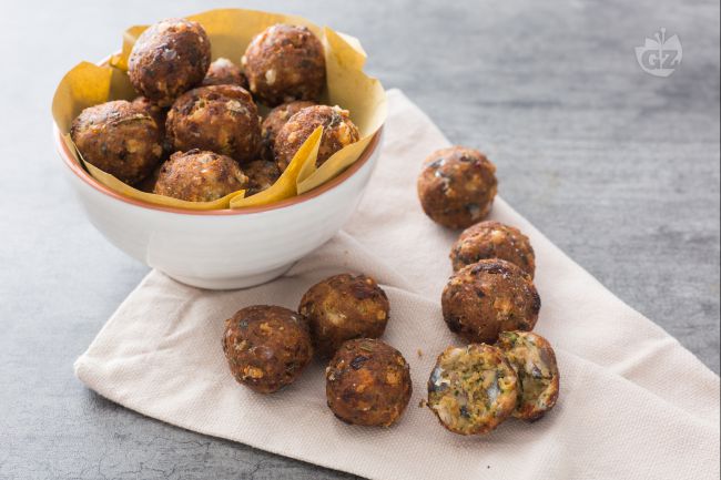 Anchovy Meatballs - Italian recipes by GialloZafferano