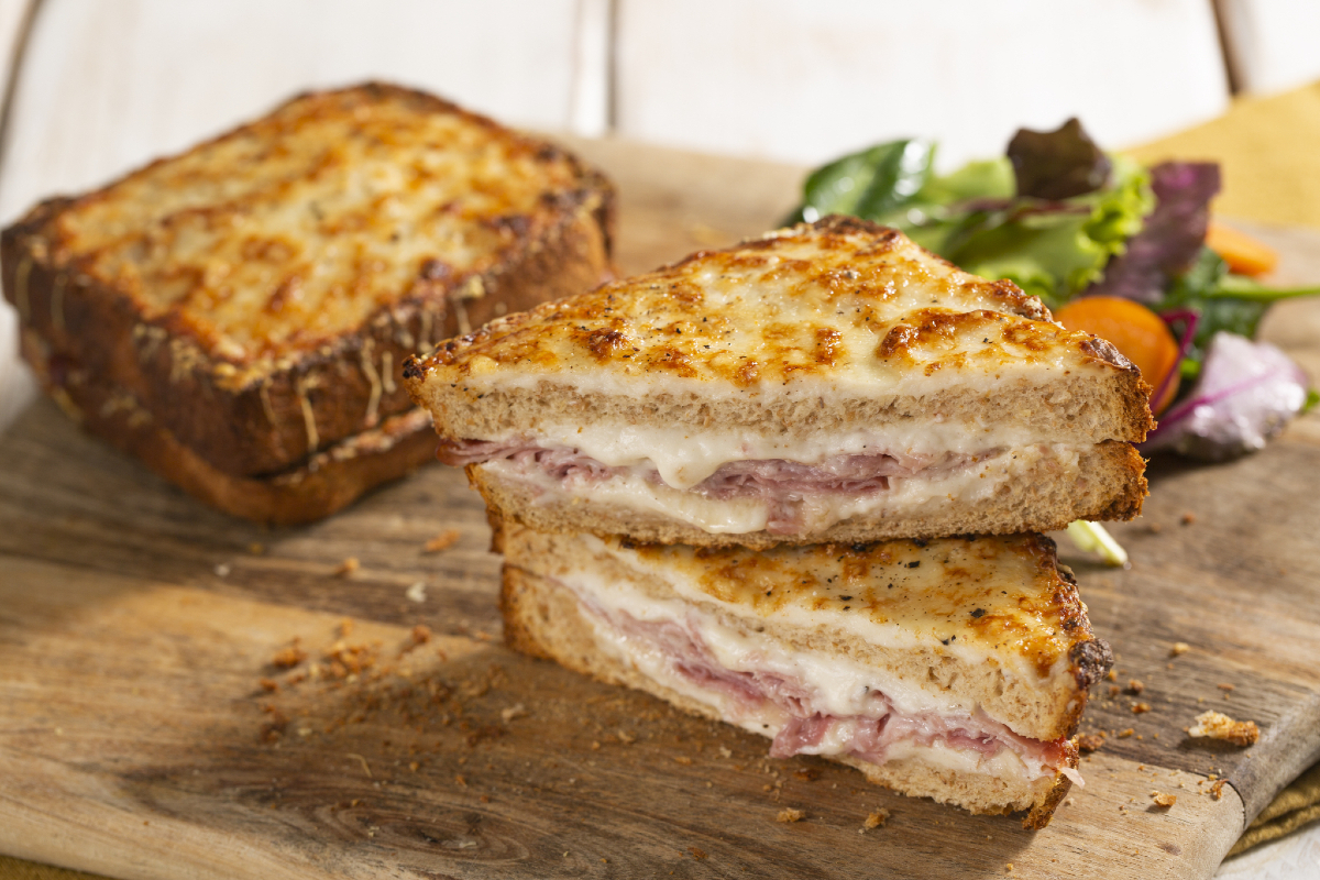 Croque monsieur - Italian recipes by GialloZafferano