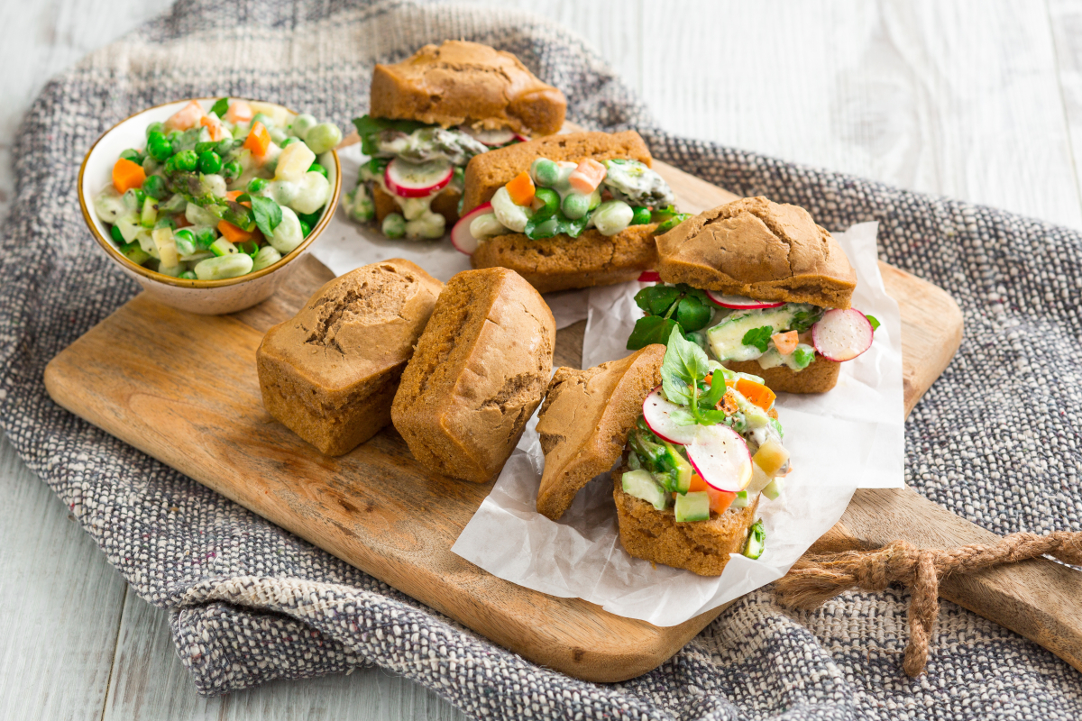 Beer buns with spring Russian salad - Italian recipes by GialloZafferano