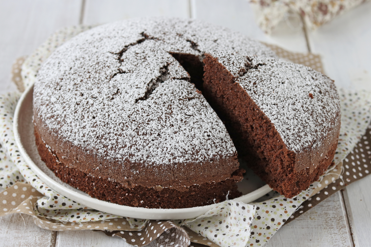 Four Quarters Cocoa Cake - Italian recipes by GialloZafferano