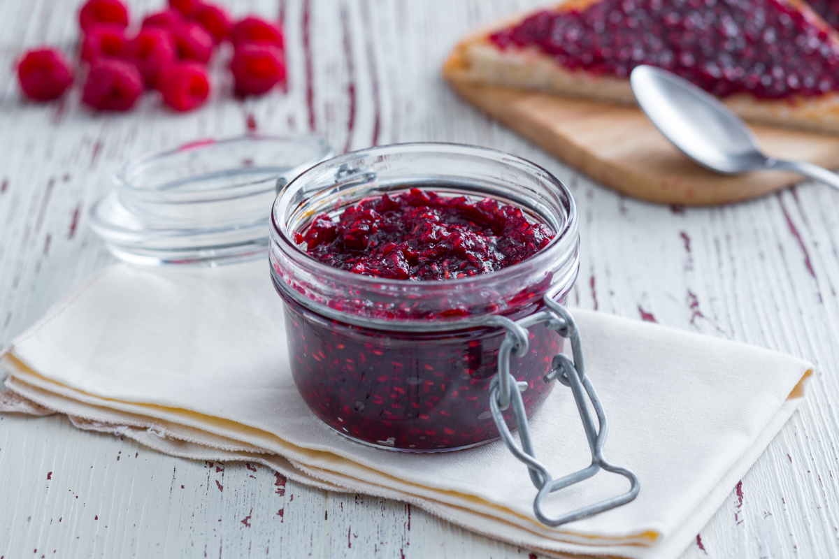 Raspberry Jam - Italian recipes by GialloZafferano