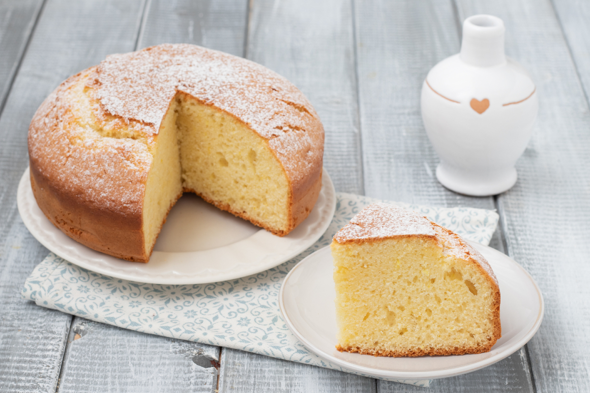 Yogurt cake without butter - Italian recipes by GialloZafferano