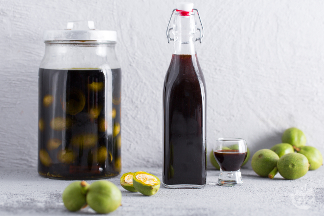 Nocino - Italian recipes by GialloZafferano