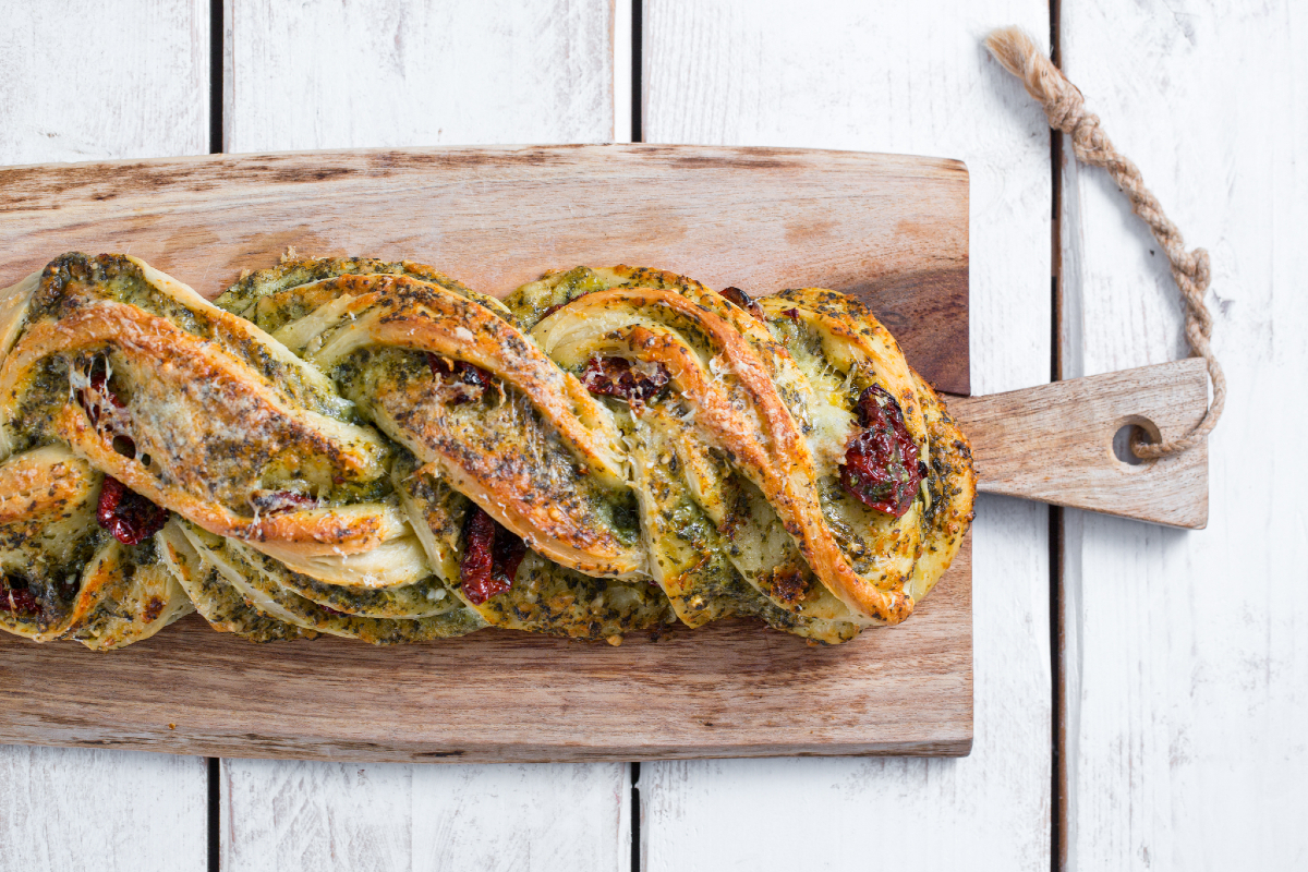 Braid with Pesto and Cherry Tomatoes - Italian recipes by GialloZafferano