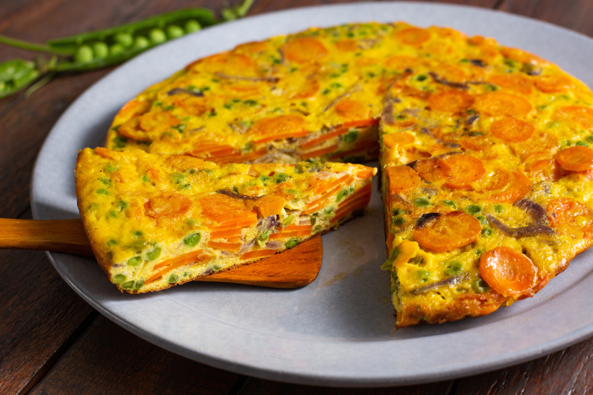 Pea and Carrot Omelette - Italian recipes by GialloZafferano