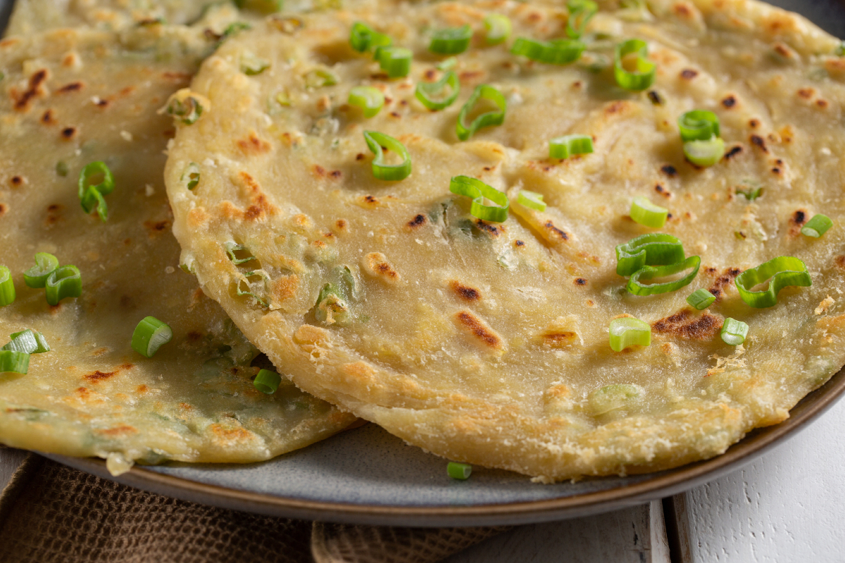 Chinese pancakes (cong you bing) - Italian recipes by GialloZafferano