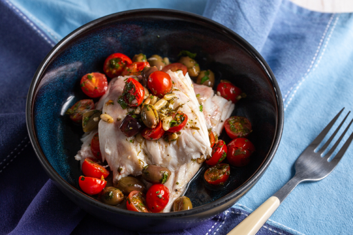 Sea bass in foil - Italian recipes by GialloZafferano