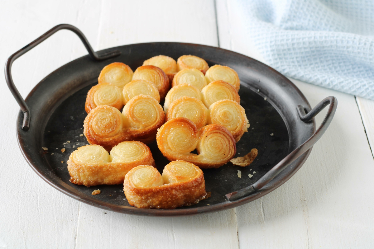 Puff Pastry Fans - Italian recipes by GialloZafferano