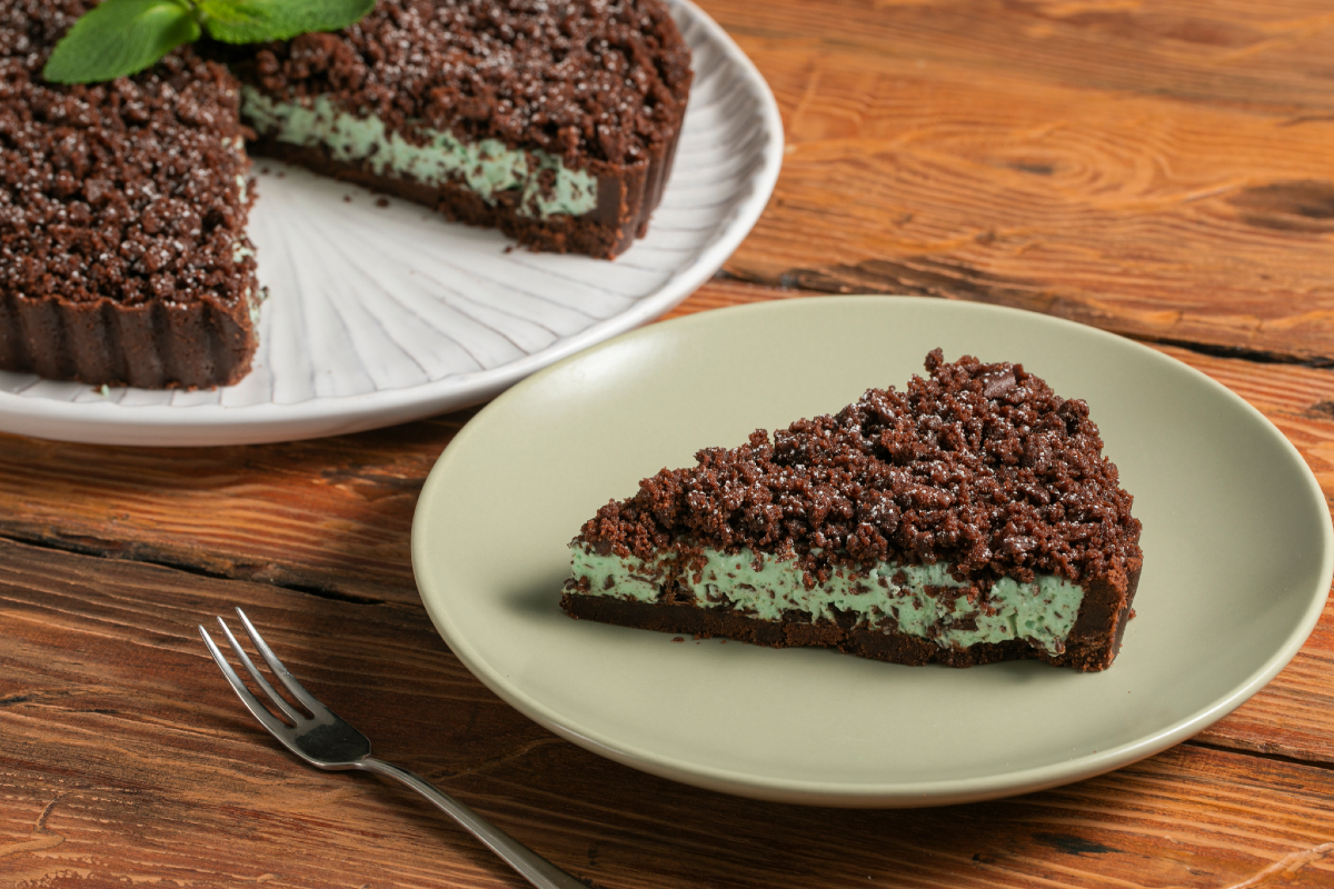 No-bake mint and chocolate crumble - Italian recipes by GialloZafferano