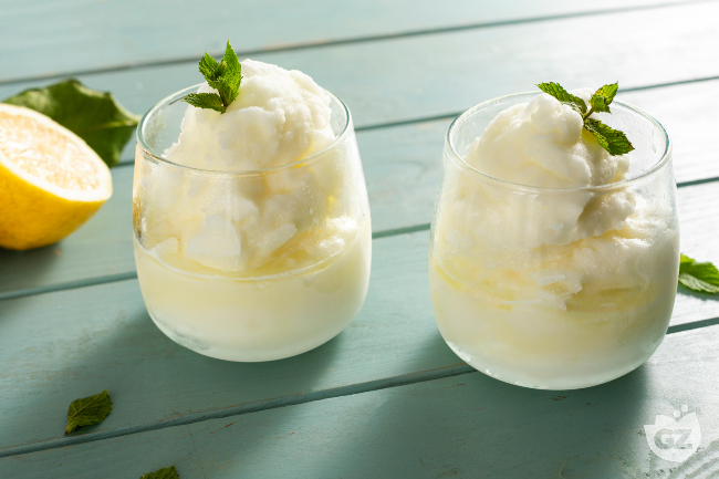 Lemon Sorbet without Ice Cream Maker - Italian recipes by GialloZafferano