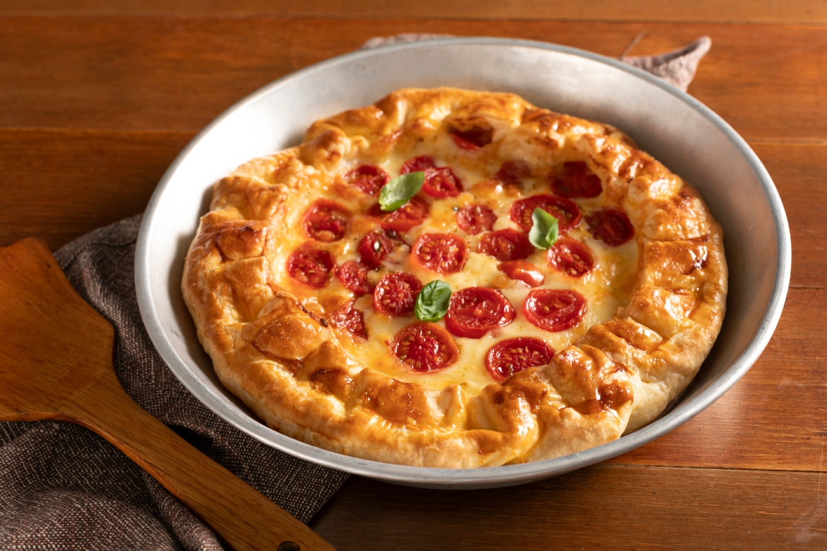 Savory pie with cherry tomatoes and scamorza cheese - Italian recipes ...