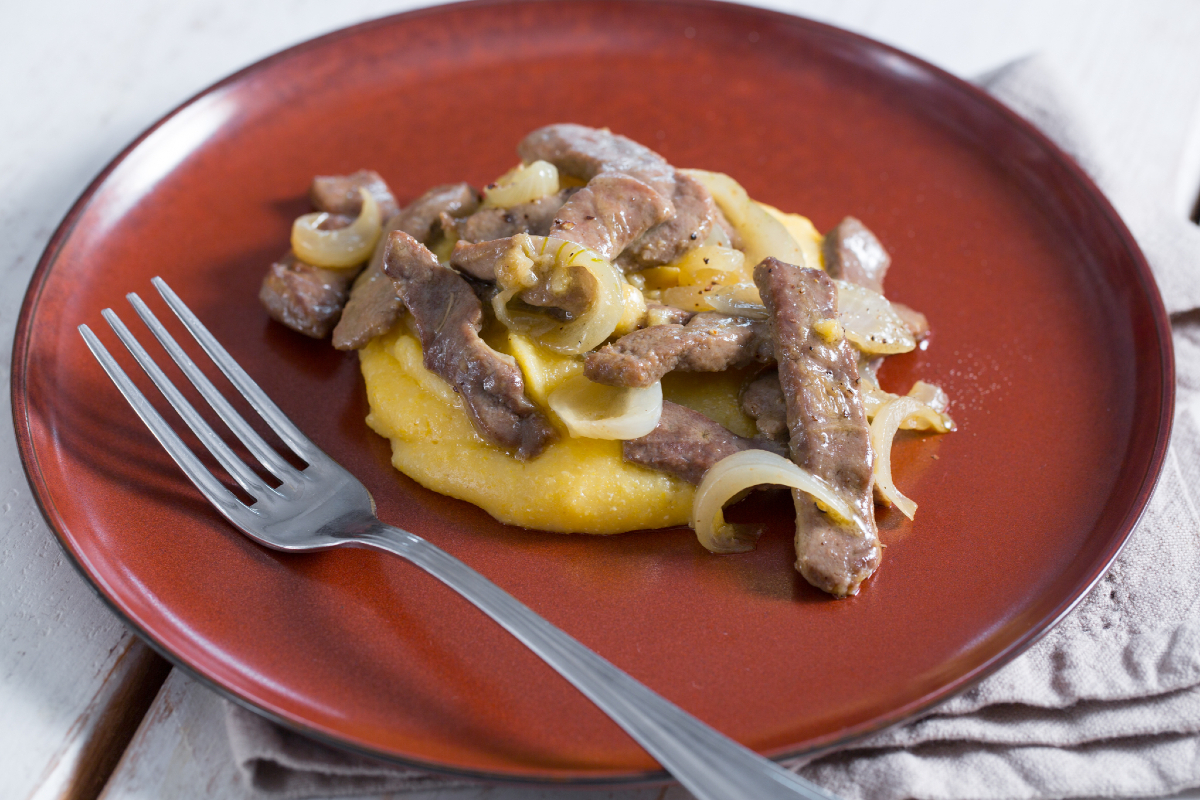Venetian-style Liver - Italian recipes by GialloZafferano