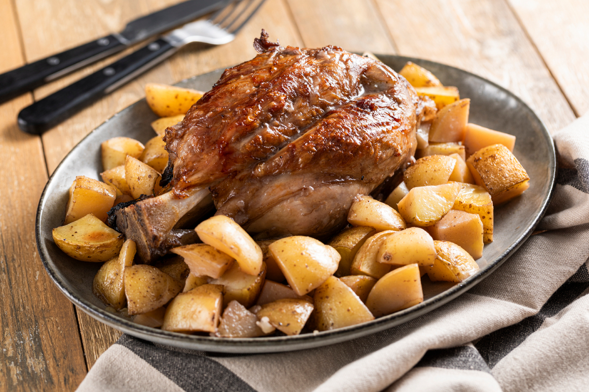 Baked Pork Shank with Potatoes - Italian recipes by GialloZafferano