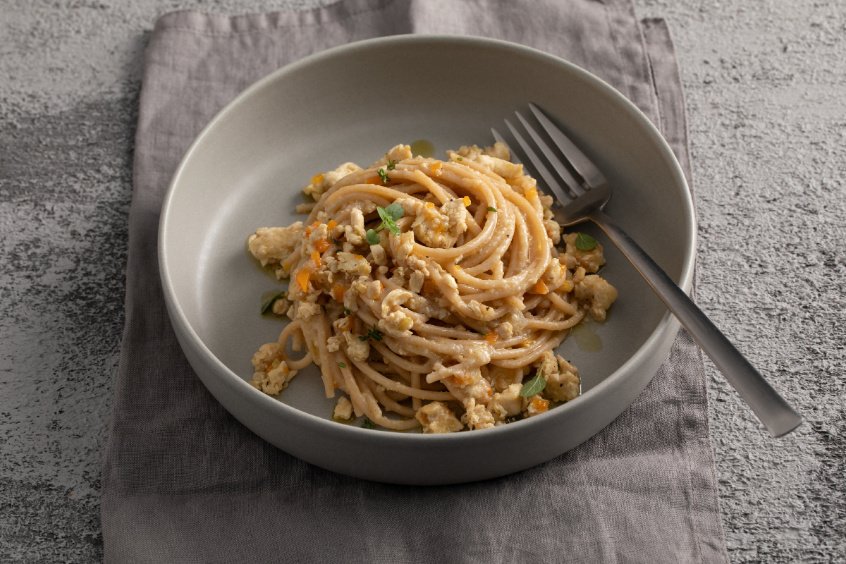 Spaghetti with Chicken Ragù - Italian recipes by GialloZafferano