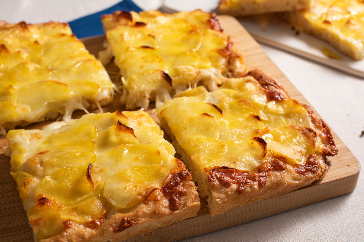 Potato pizza - Italian recipes by GialloZafferano
