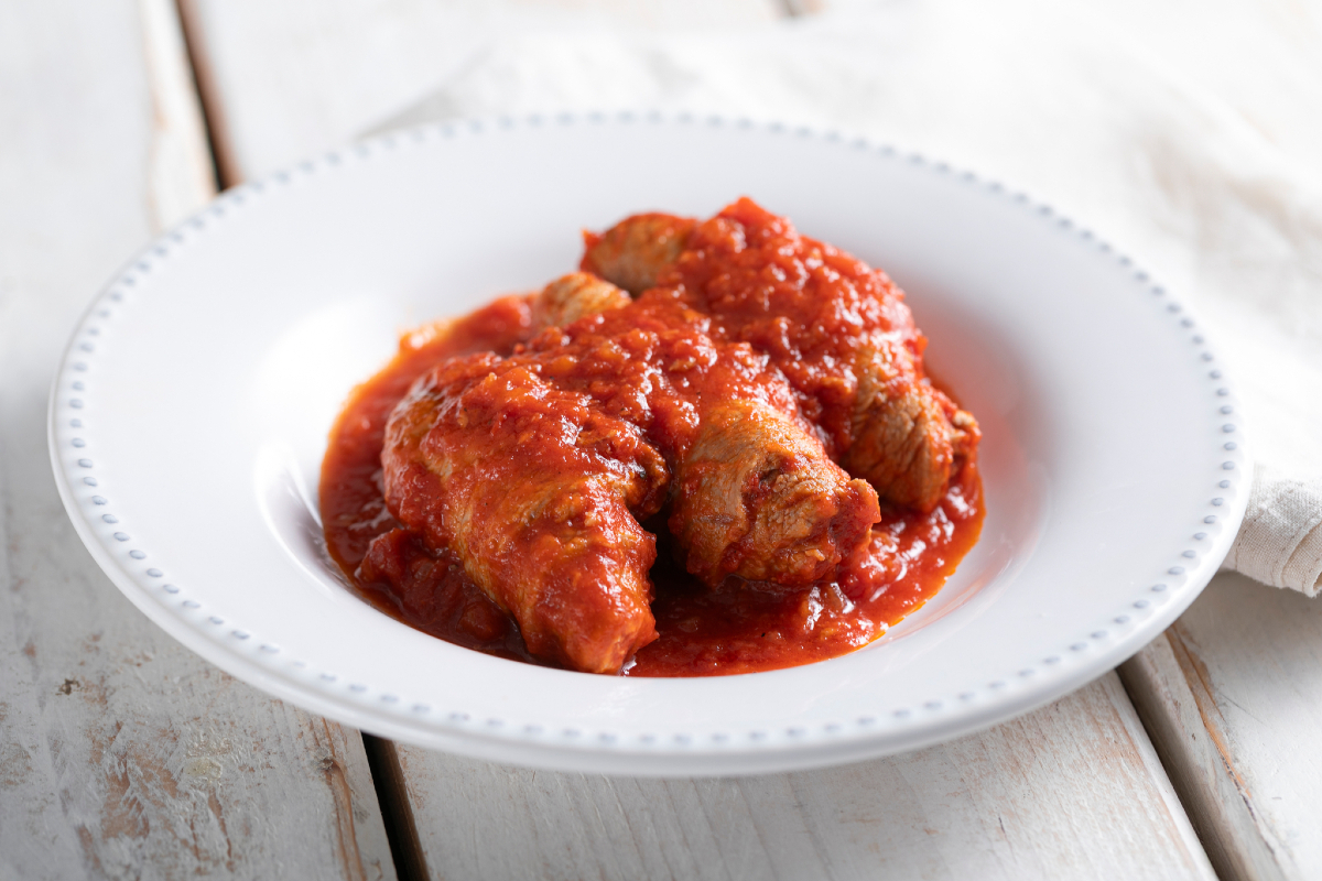 Roman-Style Veal Rolls with Prosciutto and Tomato – Traditional Italian ...
