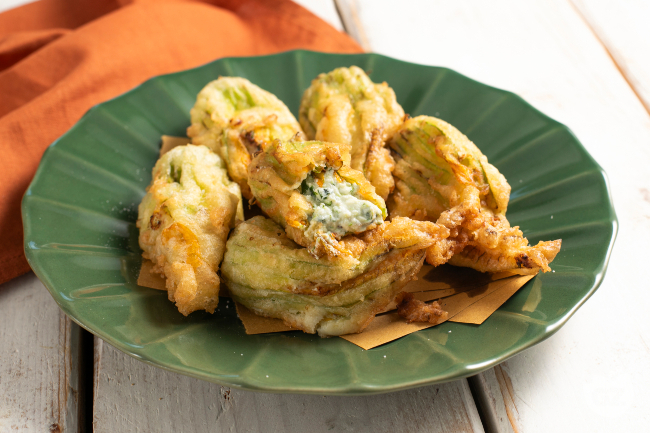 Vegetarian Stuffed Zucchini Flowers: the Perfect Crispy Recipe
